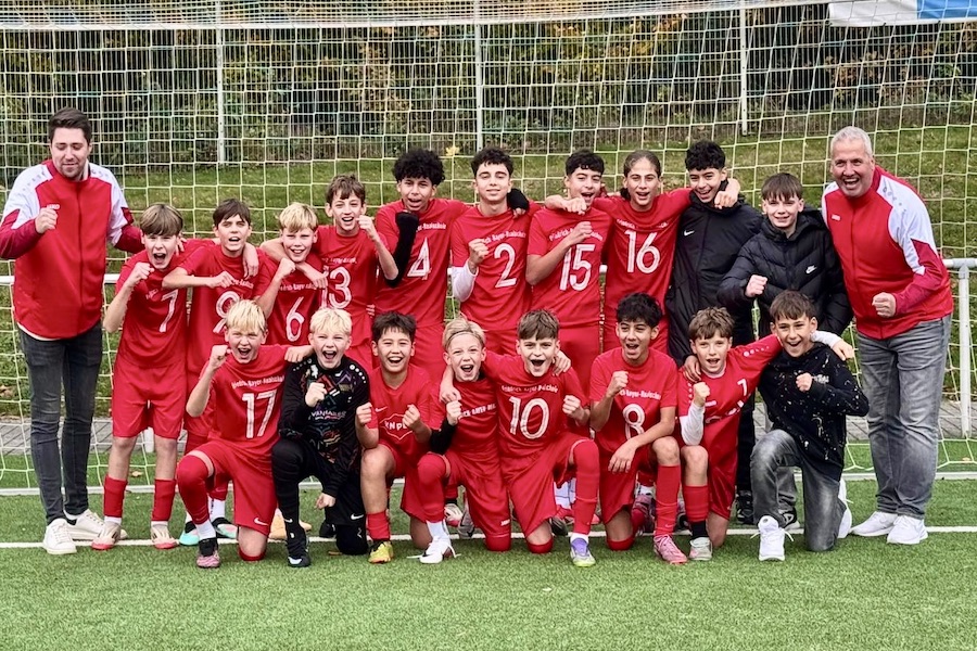 » Fußball-Stadtmeisterschaft: Alle Titel gingen ins Schulzentrum ...
